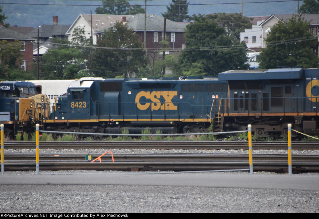 CSX 8423